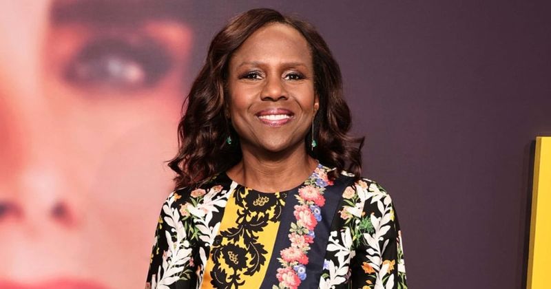 'You look 35’: GMA’s Deborah Roberts looks stunning in youthful selfie ...